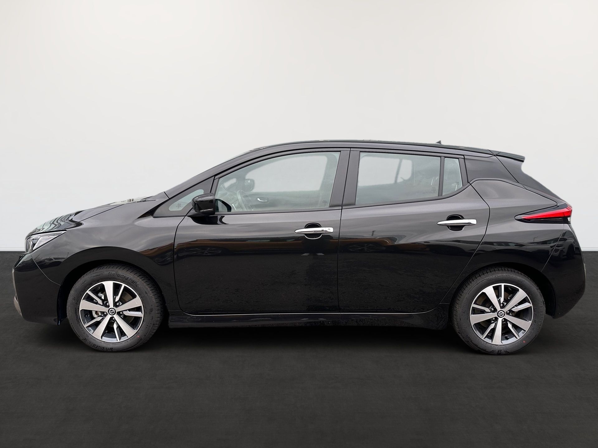 Black nissan leaf store
